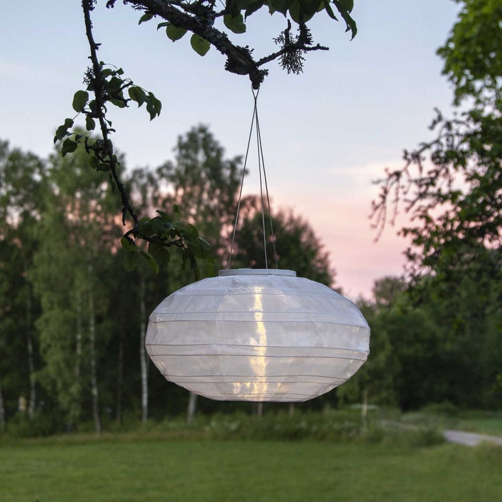 Solcellslampa oval risbollslykta 35 cm vit - Prylgrossen